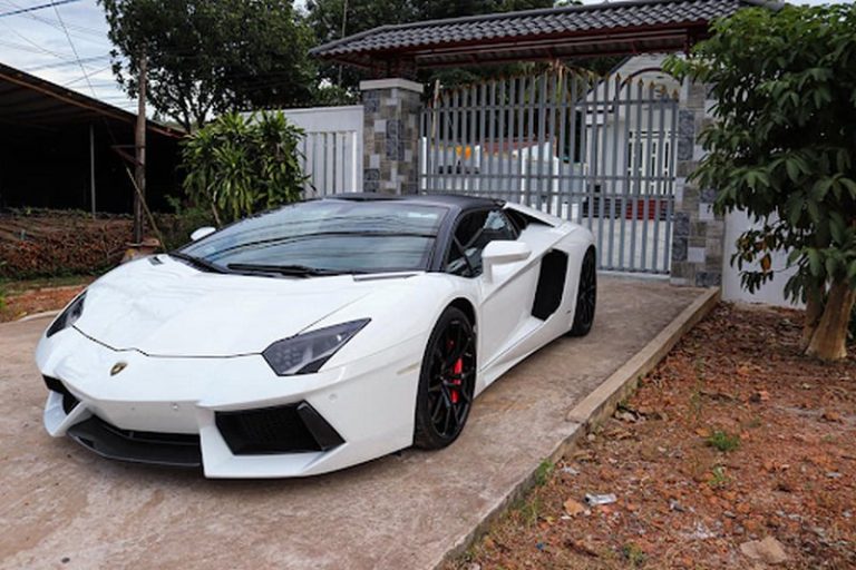 Thuê xe Lamborghini ĐẲNG CẤP tại TPHCM – Duyên Car